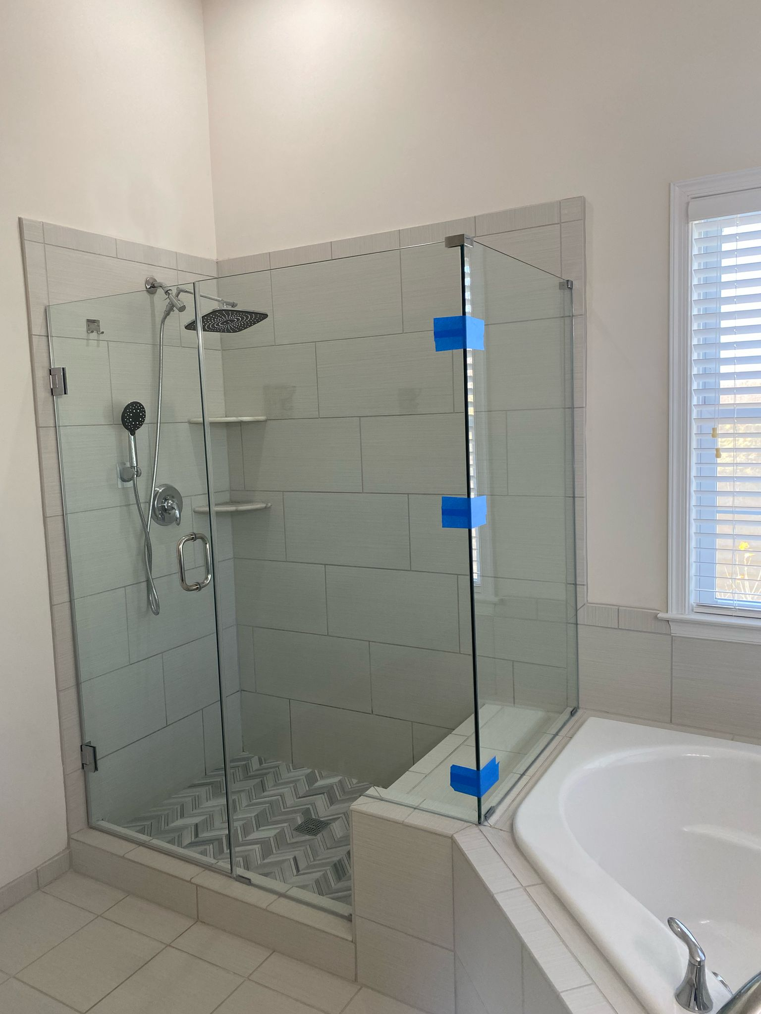 Residential & Commercial Glass Services in Largo, MD